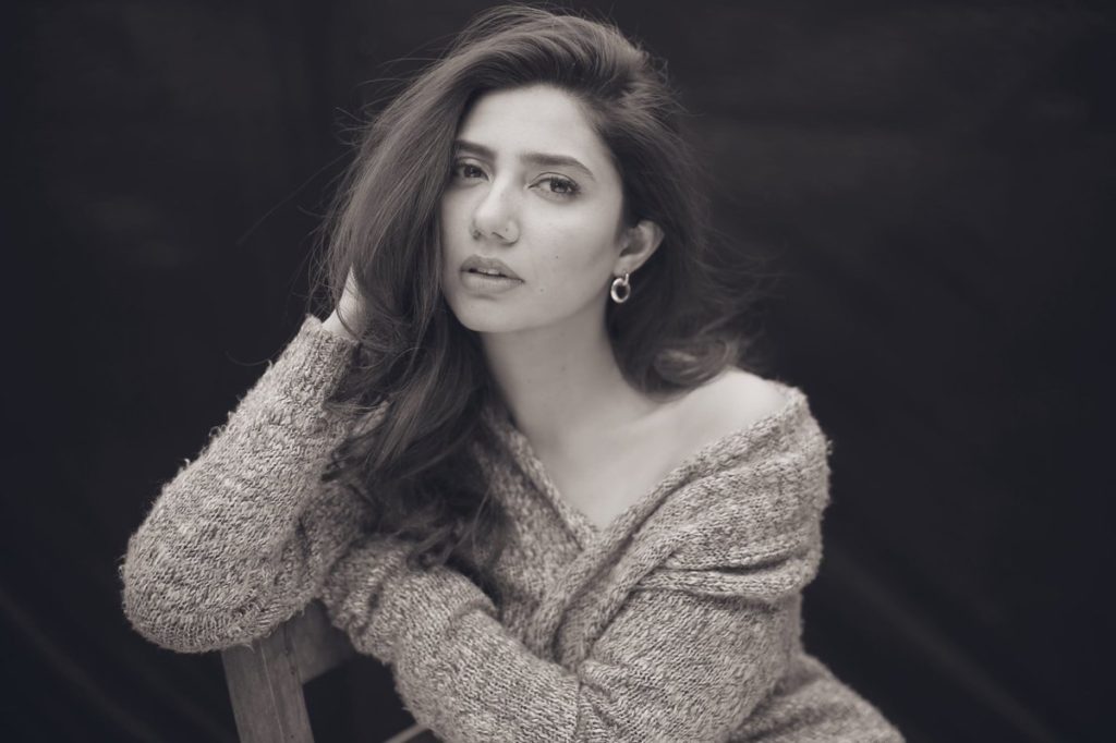Mahira Khan shakes a leg with Lebanese actress in Paris